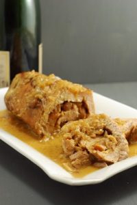 RÔTI DE PORC FARCI AU TURRÓN, SAUCE CAVA – Come conmigo