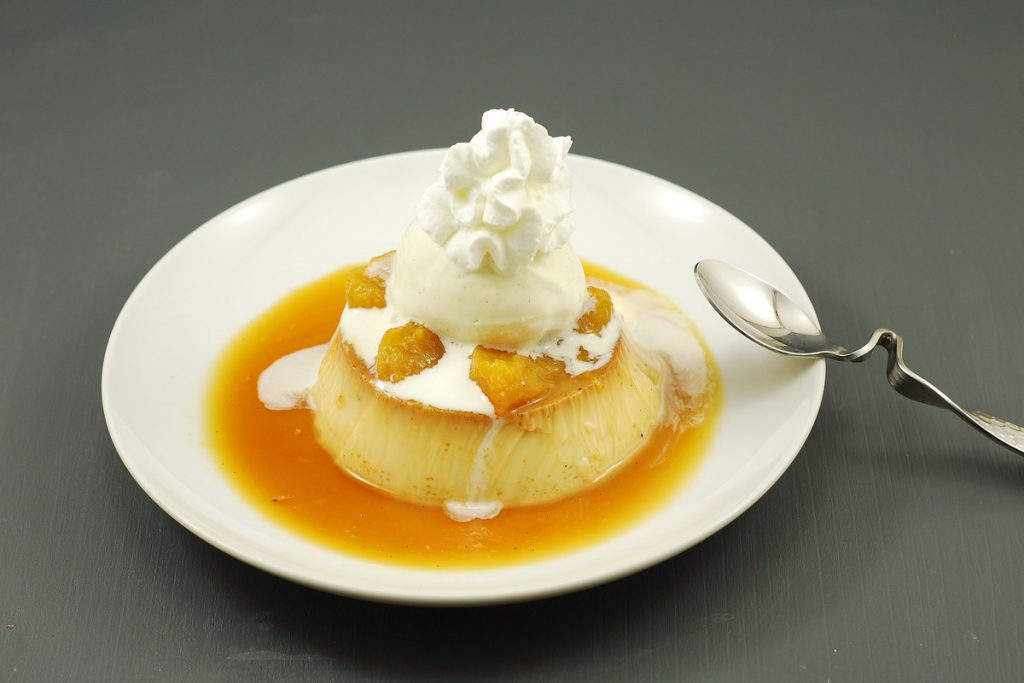 PYJAMA (OU LE DESSERT AU FLAN VINTAGE CATALAN) – Come conmigo